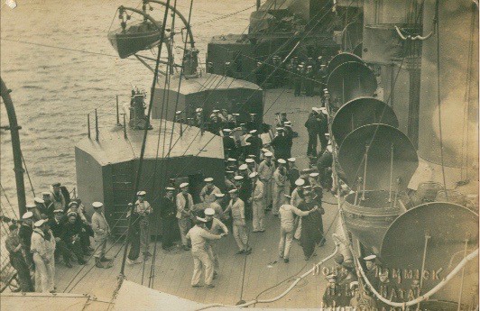 crew-recreation-hms-natal-callcut-family - Dorking Museum & Heritage Centre