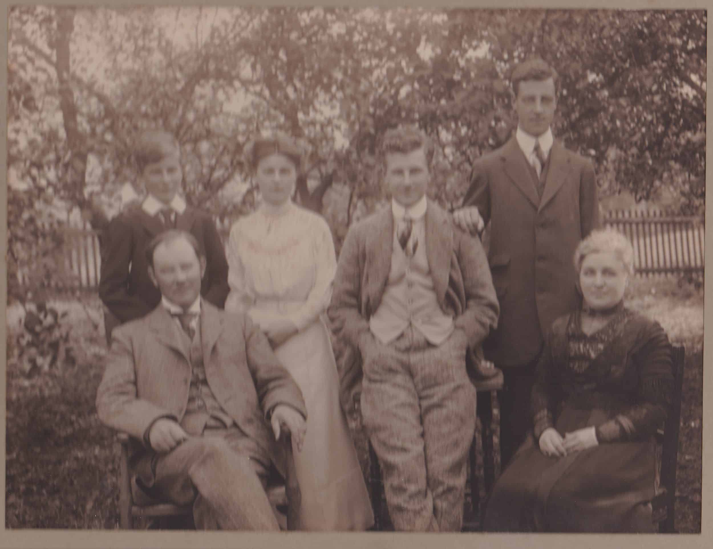 Crow Family Pre 1914 © Crow Family - Dorking Museum & Heritage Centre