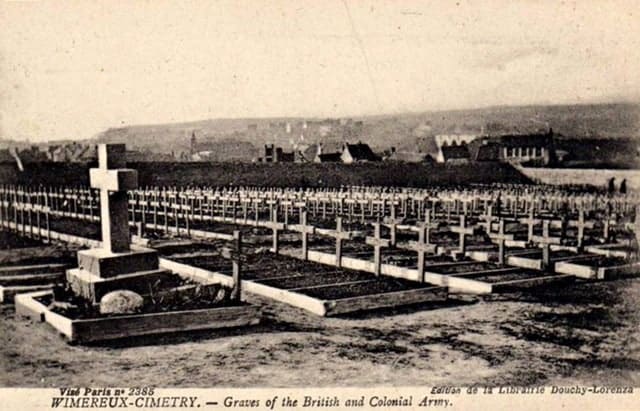 Wimereux Communal Cemetery c. 1919 © www.www1cemeteries.com - Dorking ...